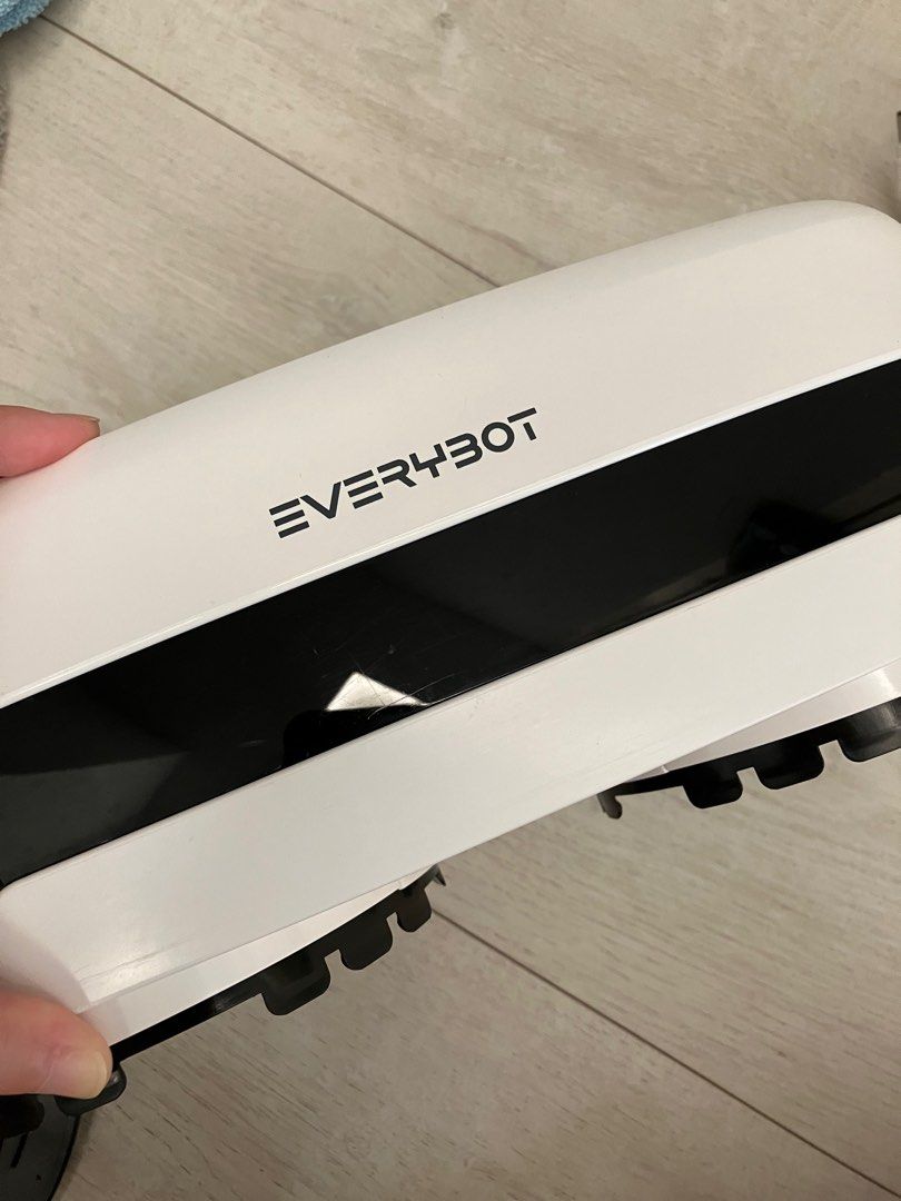Everybot Edge Self-Mopping Robot, TV & Home Appliances, Vacuum Cleaner ...
