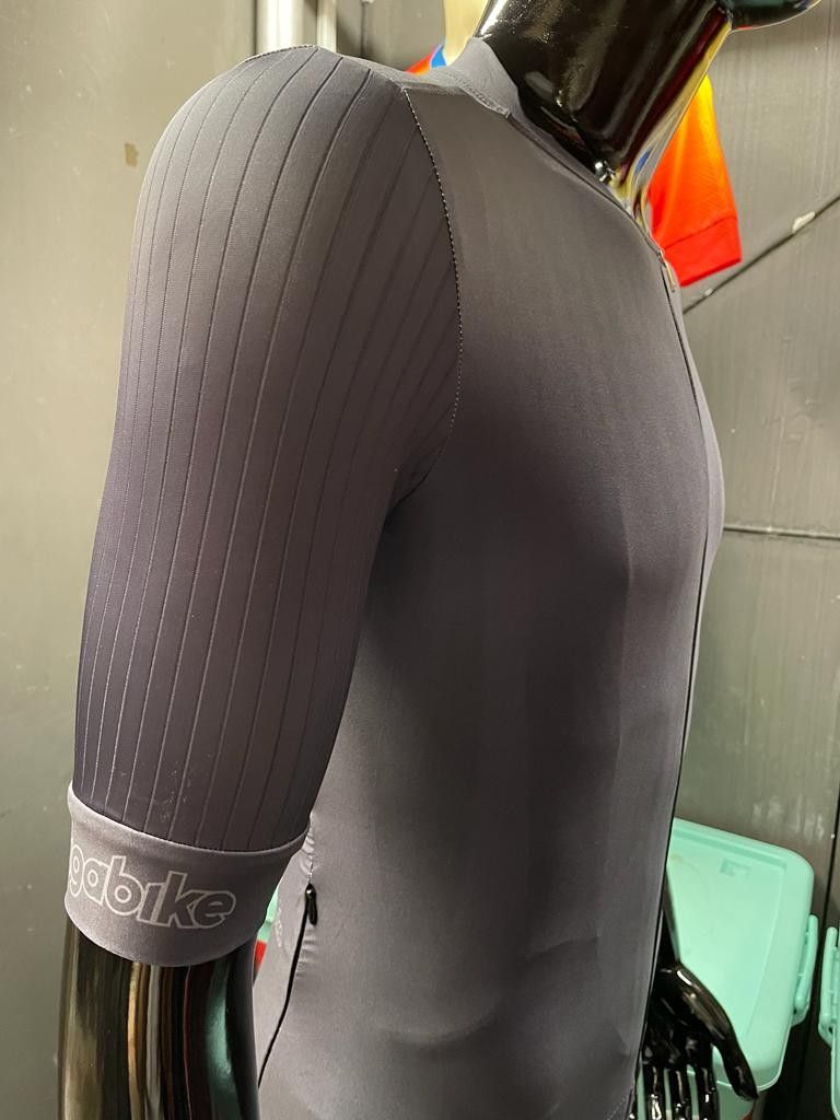 GIGABIKE Cycling Jersey, Men's Fashion, Activewear on Carousell