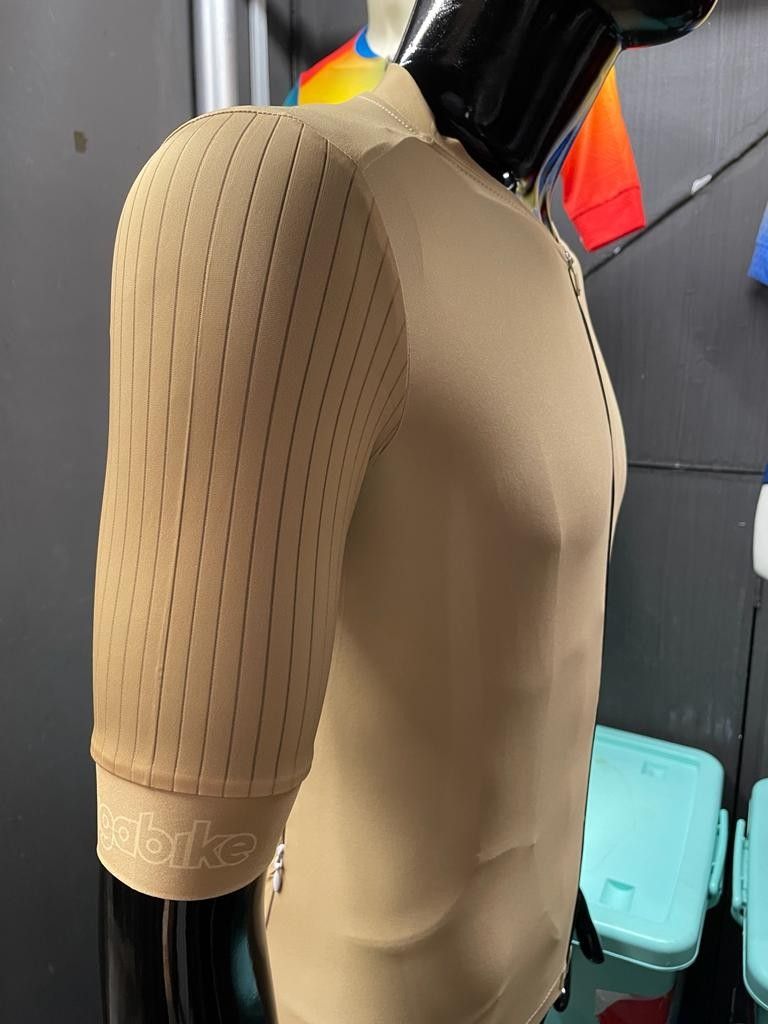 GIGABIKE Cycling the, Men's Fashion, Activewear on Carousell