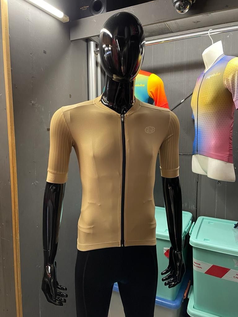 GIGABIKE Cycling the, Men's Fashion, Activewear on Carousell