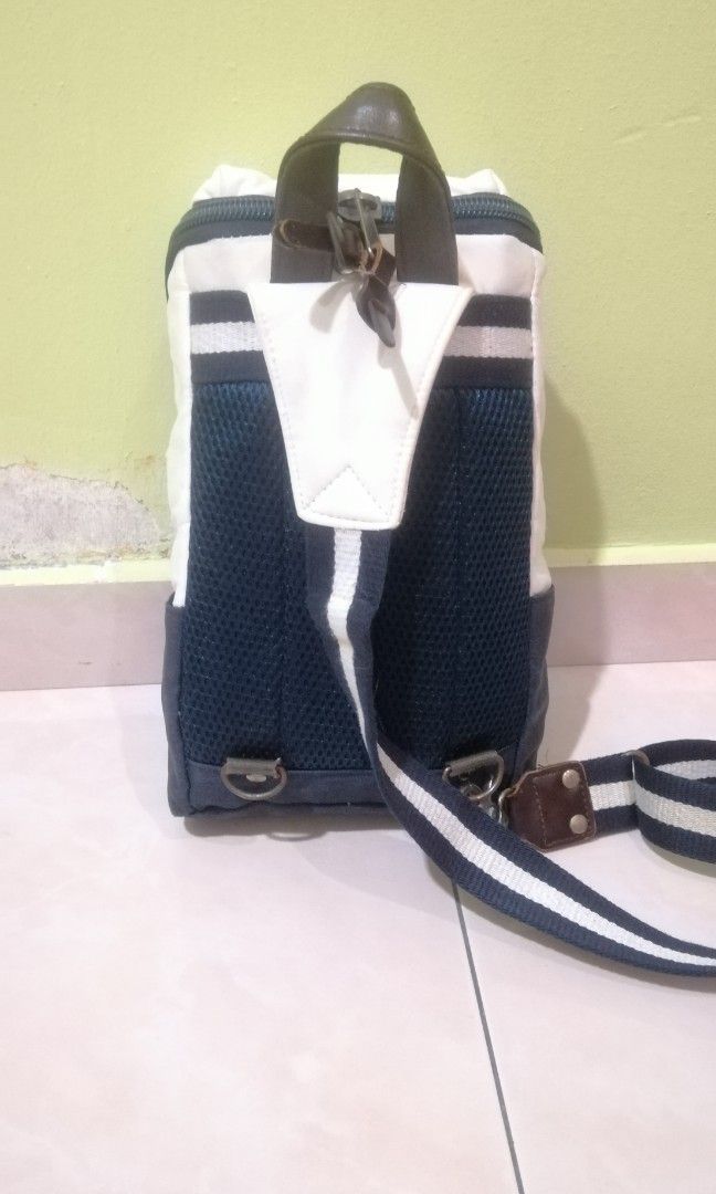Gotcha Vintage Crossbody Bag, Men's Fashion, Bags, Belt bags, Clutches ...