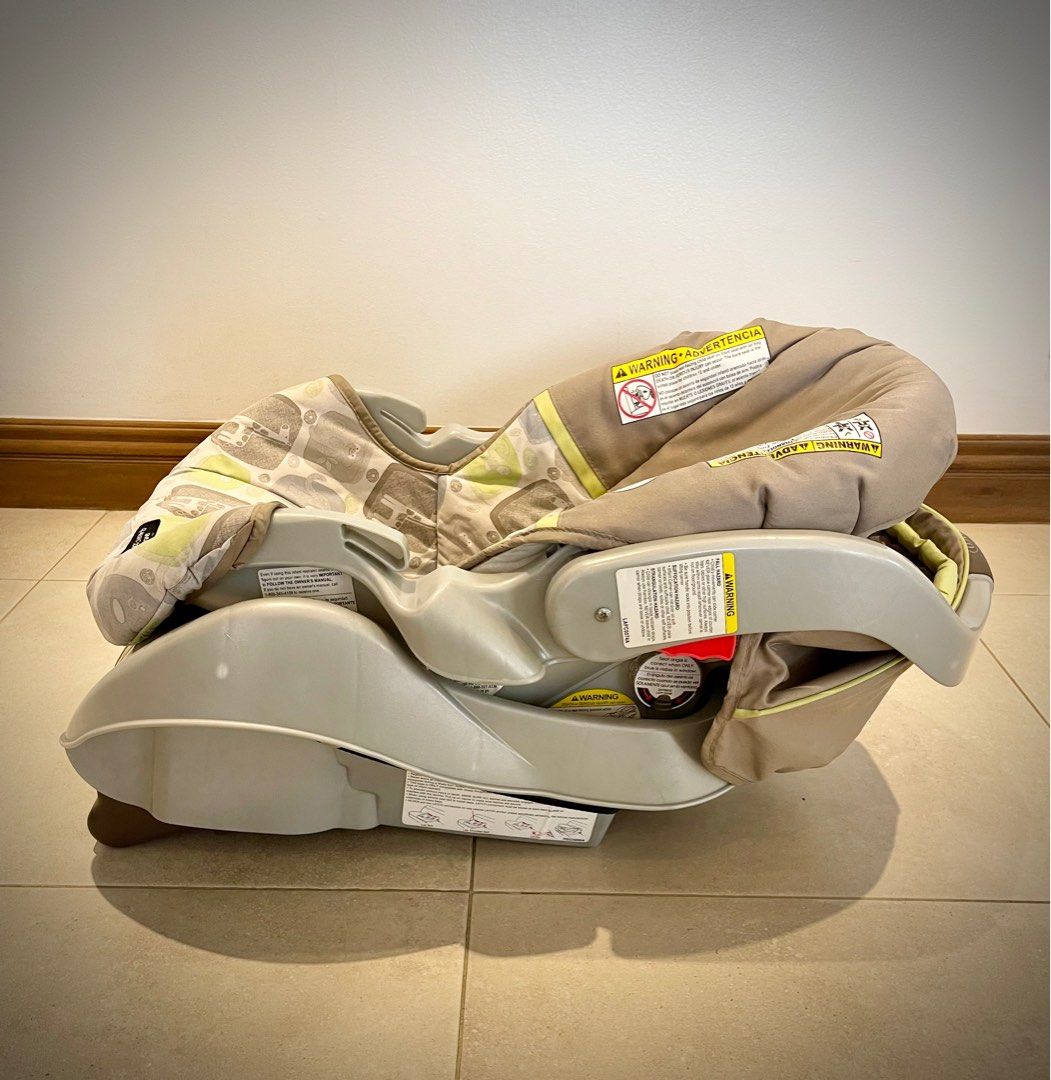 Graco Infant Carrier, Babies & Kids, Going Out, Other Babies Going Out ...