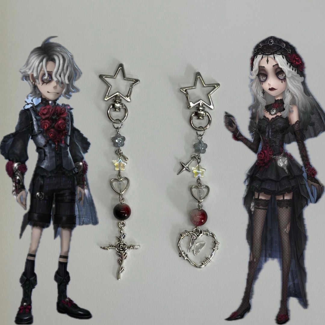 Identity V matching keychain, Hobbies & Toys, Memorabilia ...
