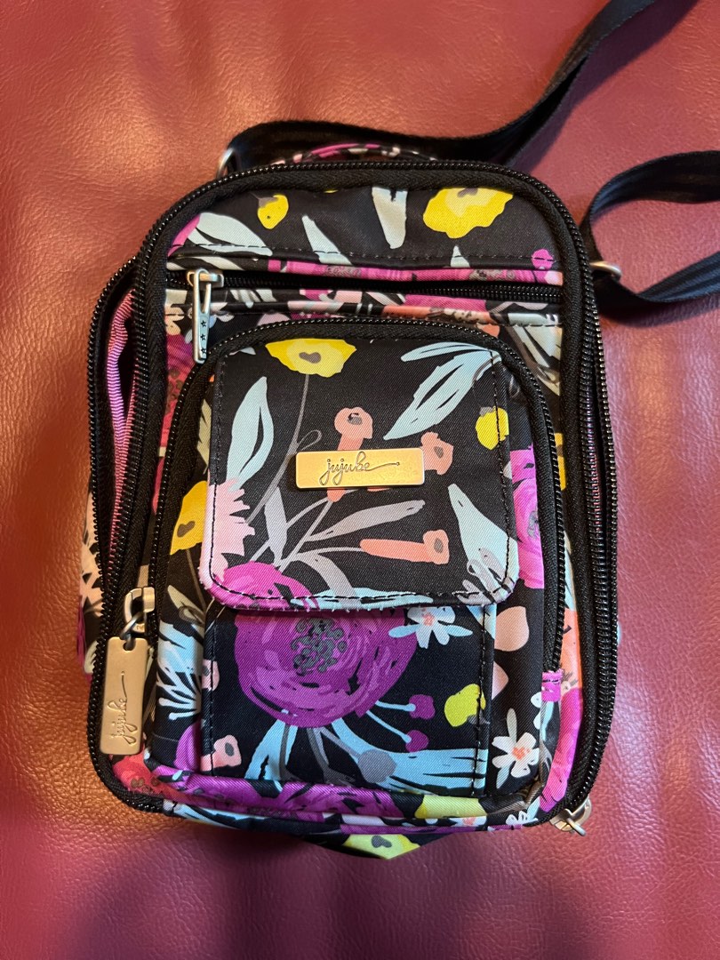 Jujube Onyx - Mini Be Right Back (Black & Bloom), Women's Fashion, Bags & Wallets, Cross-body ...