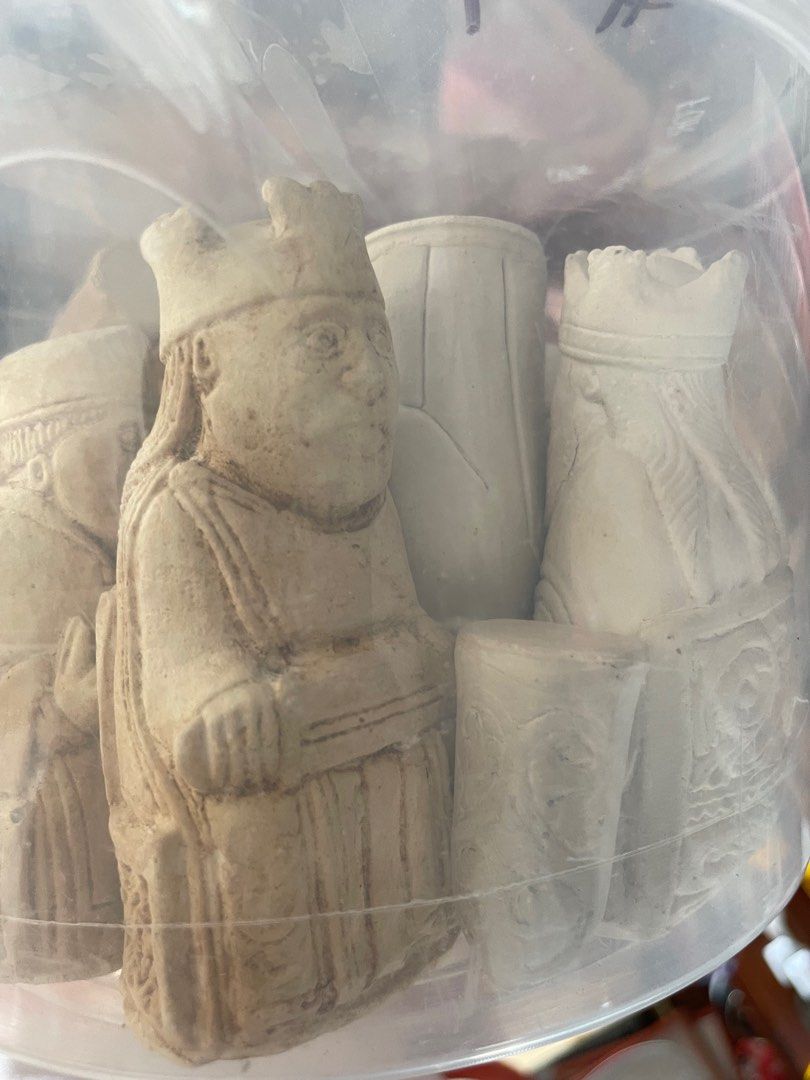 Latex Moulds For 1 Complete Chess Set Lewis Chessmen 2 Different Opposing Sets Hobbies