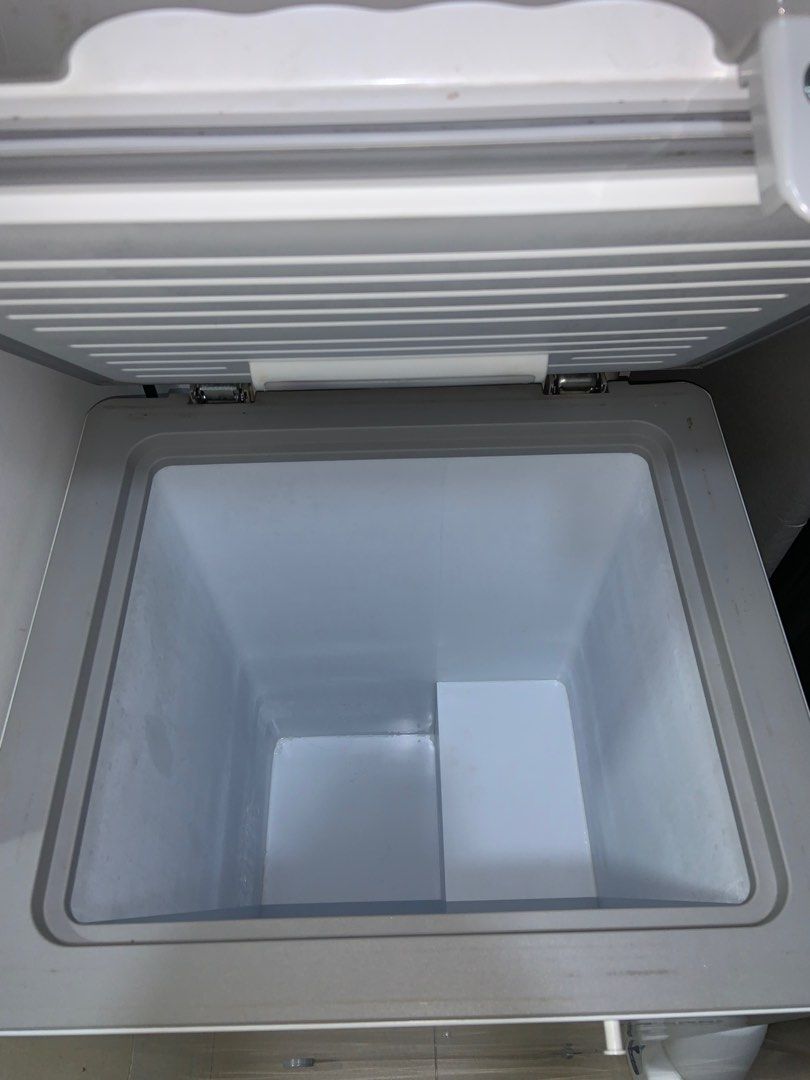 Midea 99L White Chest Freezer MDRC152FZG01-SG, TV & Home Appliances ...