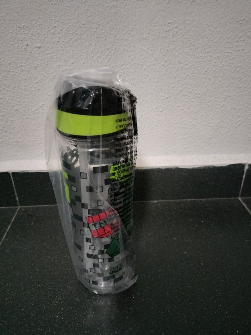 Minecraft Smiggle water bottle, Furniture & Home Living, Kitchenware ...