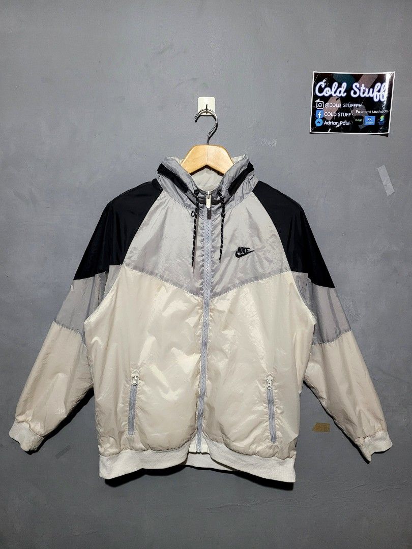 Nike tritone windbreaker packable hood, Men's Fashion, Coats, Jackets and Outerwear on Carousell