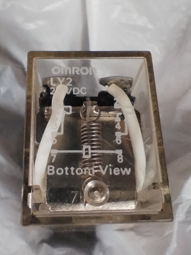 Omron relay 24vdc, TV & Home Appliances, Electrical, Adaptors & Sockets ...