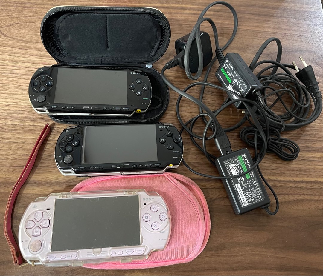 PSP 2000 version 1 and 2, Video Gaming, Video Game Consoles ...