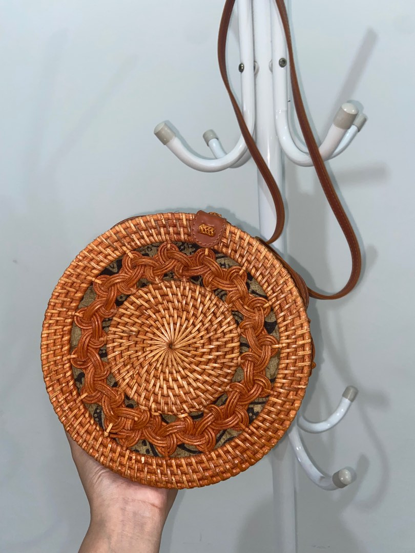 Beg Rotan Pantai Sling, Women's Fashion, Bags & Wallets, Cross-body ...