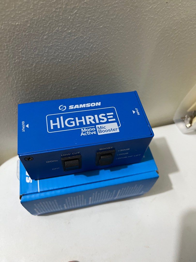 Samson Mic booster, Audio, Microphones on Carousell