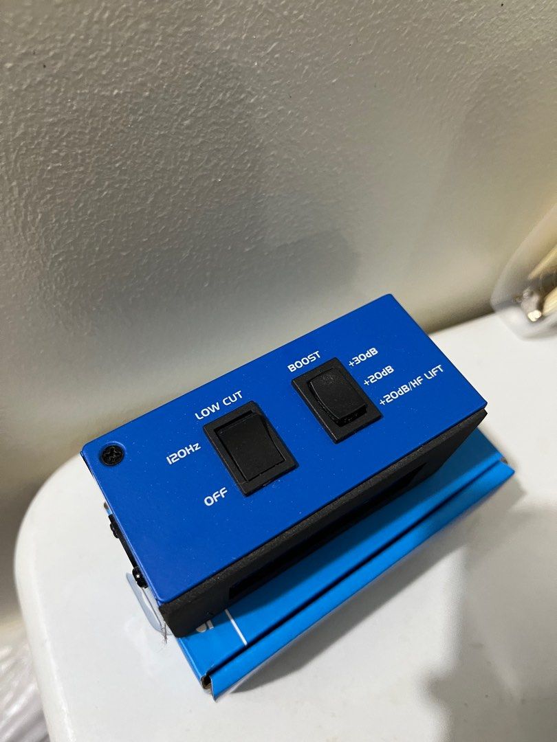 Samson Mic booster, Audio, Microphones on Carousell