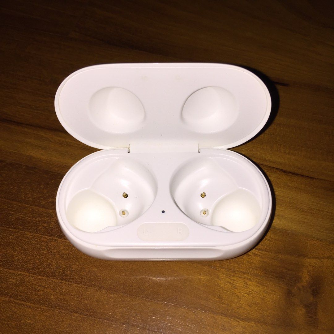 Samsung Galaxy Buds+ Earbuds SM-R175 Charging Case, Audio, Earphones on ...