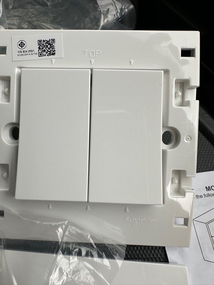 Schneider施耐德 KB 元雅 2位單控開關掣 KB32/1 WE, 家庭電器, 轉插器及插頭 - Carousell