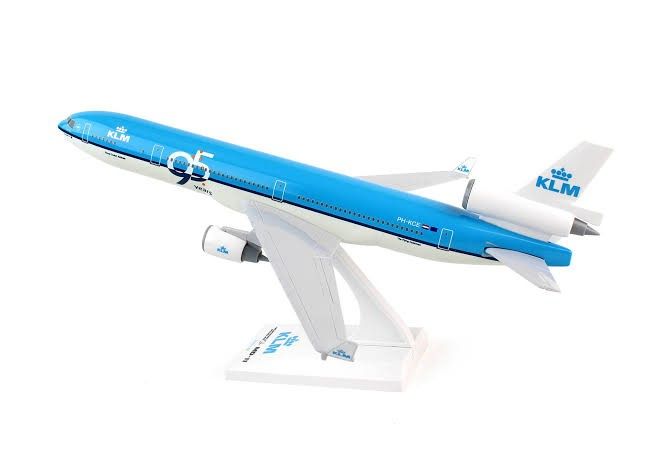 Skymarks 1:200 Airliner Airplanes Commercial Planes, Hobbies & Toys ...
