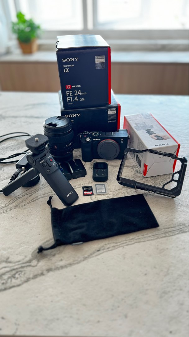 Sony 7C & FE24mm F1.4GM, Photography, Cameras on Carousell