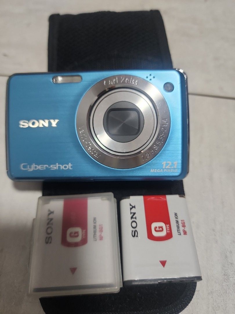 Sony Cyber-shot 12.1 Megapixel camera,, Photography, Cameras on Carousell