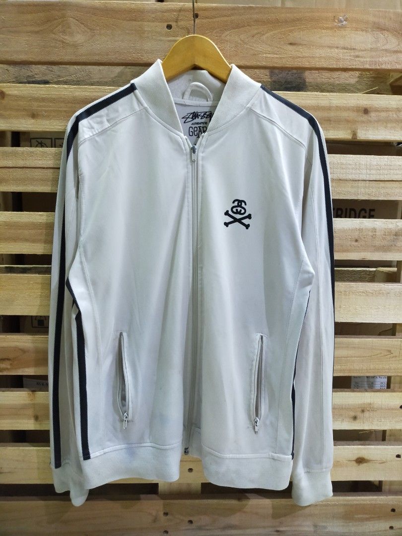 Stussy tracktop putih AUTHENTIC, Fesyen Pria, Pakaian , Baju Luaran di ...