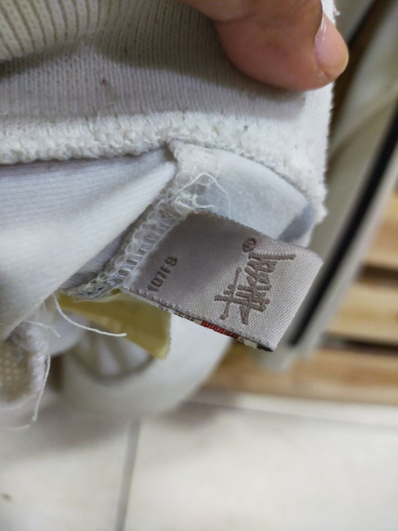 Stussy tracktop putih AUTHENTIC, Fesyen Pria, Pakaian , Baju Luaran di ...