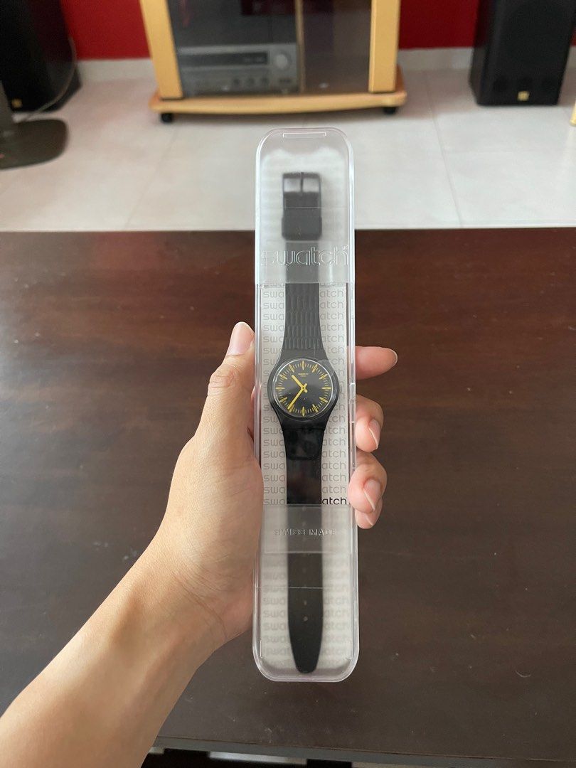 Swatch GIALLONERO GB304, Men's Fashion, Watches & Accessories, Watches ...
