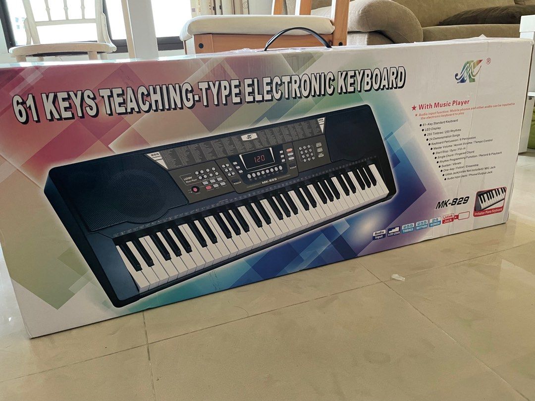 teaching-type electronic keyboard, Hobbies & Toys, Music & Media ...