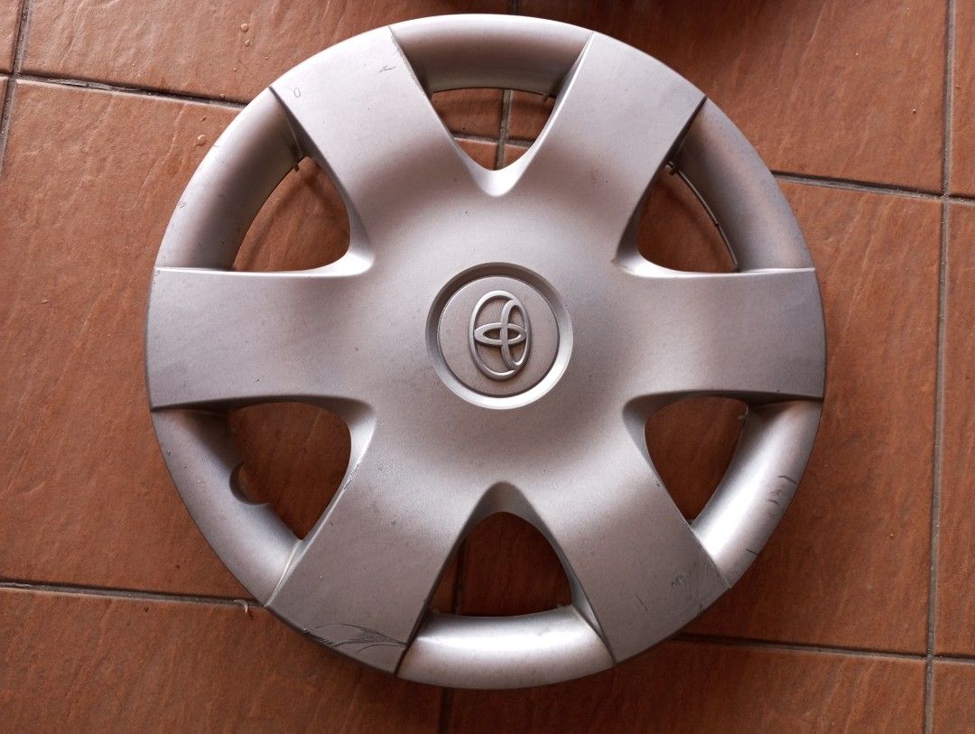 Toyota Avanza Wheel Cap X 2, Auto Accessories on Carousell