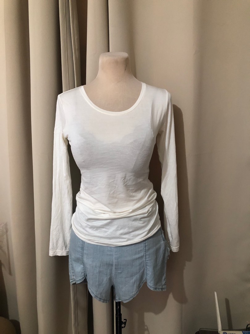 UNIQLO -basic, Women's Fashion, Tops, Shirts on Carousell