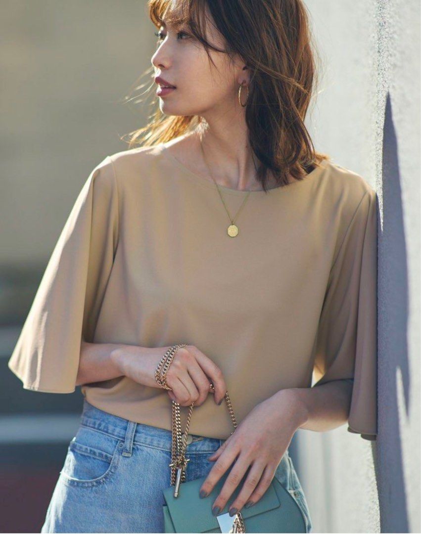 UNIQLO jersey crep top, Women's Fashion, Tops, Blouses on Carousell