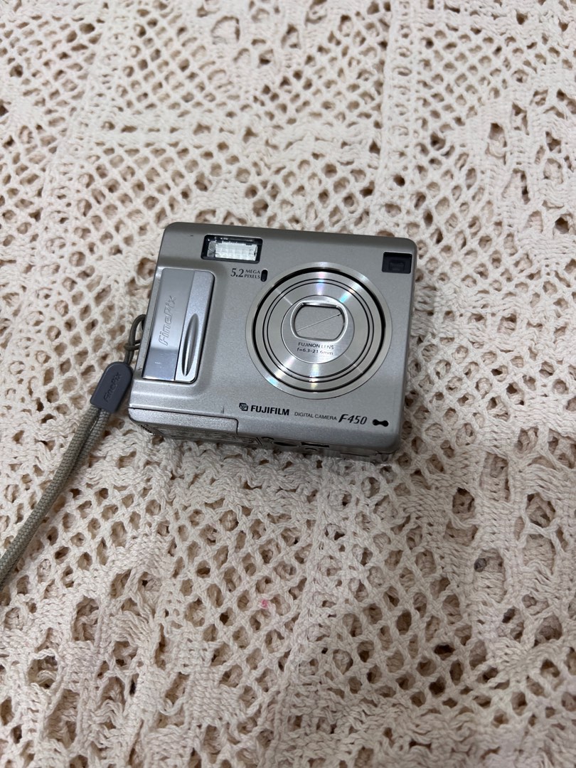 *Unique* Fujifilm Finepix F450, Photography, Cameras on Carousell