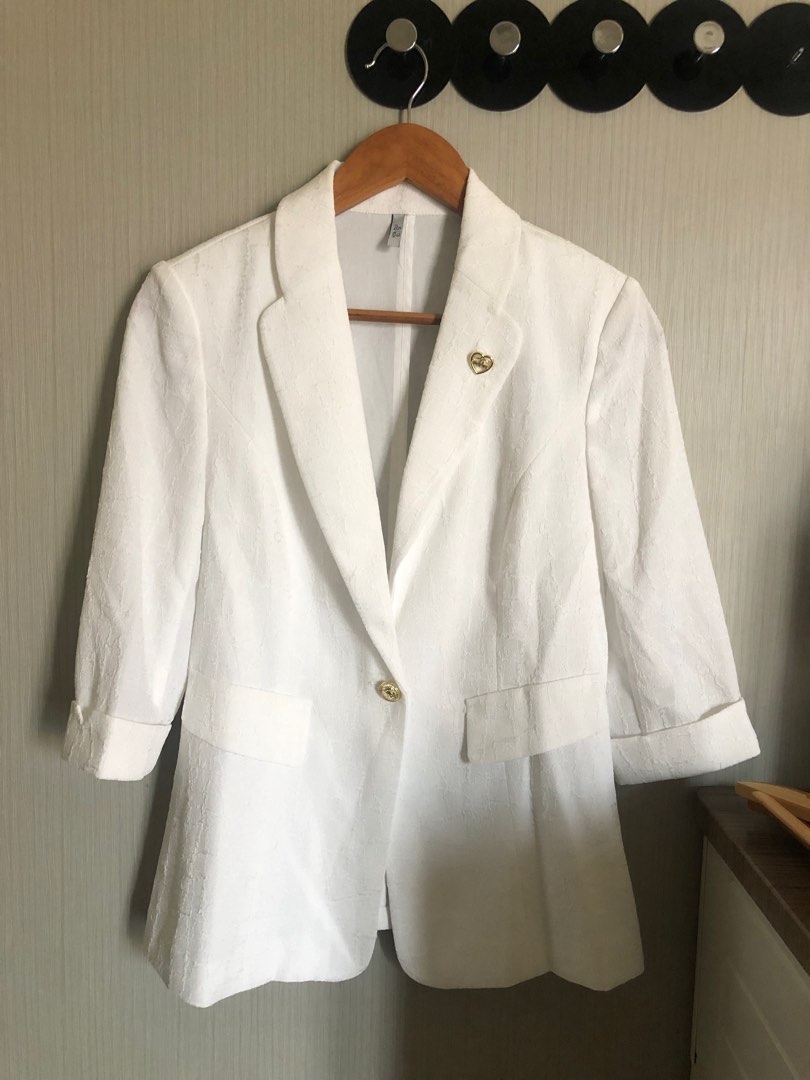 White Blazer outer / kemeja putih, Fesyen Wanita, Pakaian Wanita, Baju ...