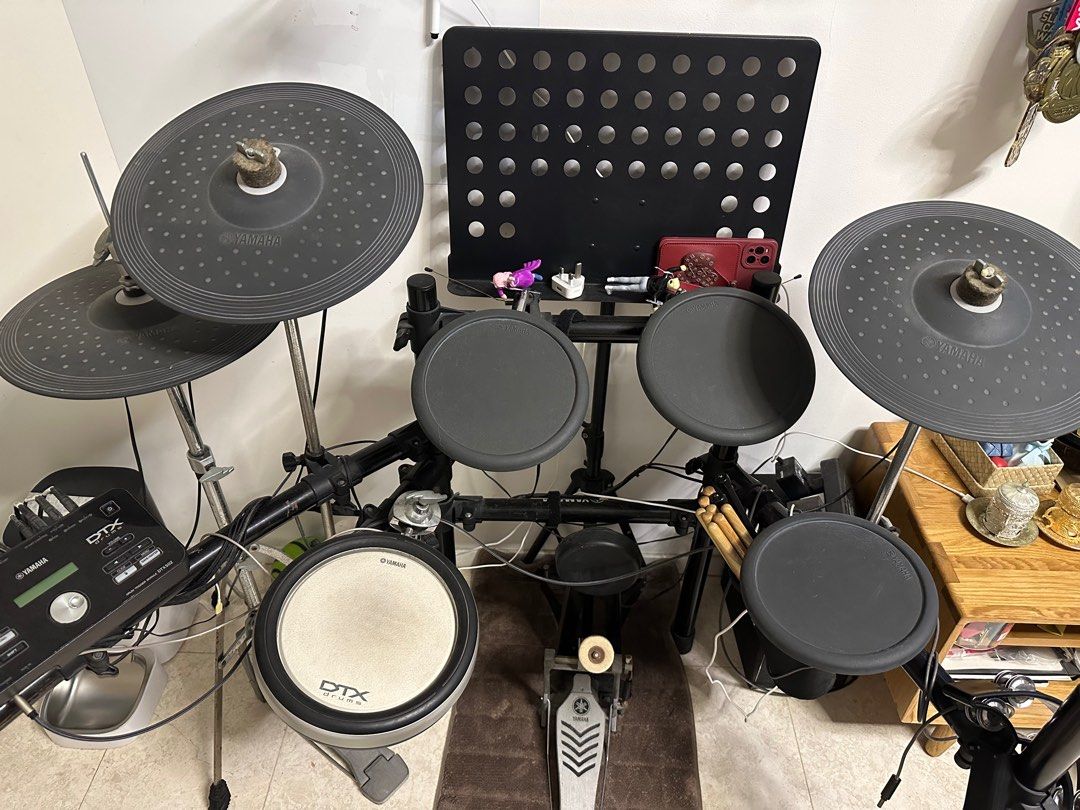 Yamaha DTX502 Electronic Drum Set, Hobbies & Toys, Music & Media ...