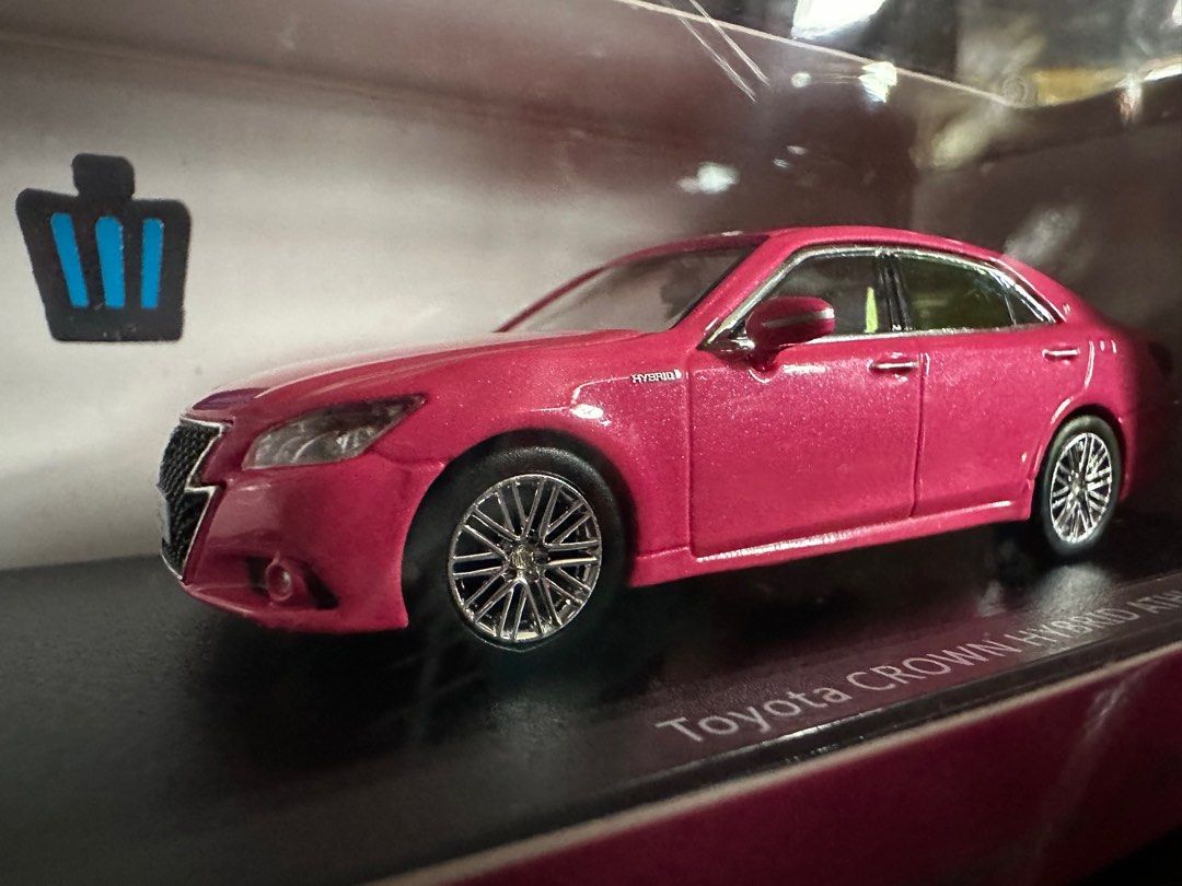 1/64 SPEED GT TOYOTA CROWN ReBORN PINK版, 興趣及遊戲, 玩具 & 遊戲類 - Carousell
