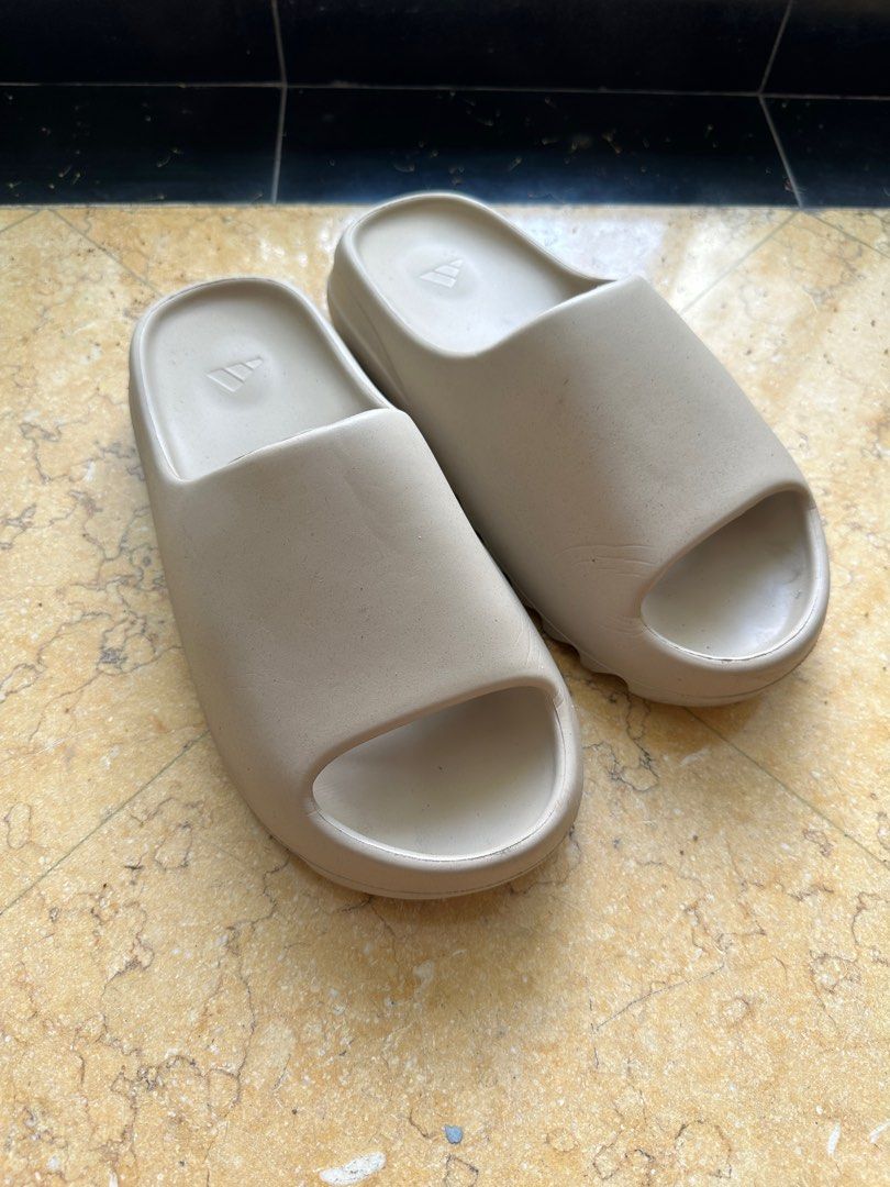 Adidas Yeezy Slides, Men's Fashion, Footwear, Flipflops and Slides on ...