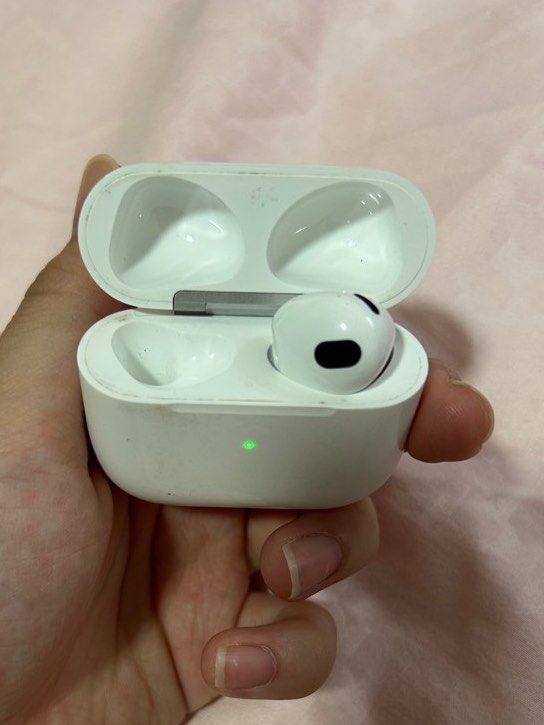 airpods gen 3 wo left buds, Audio, Earphones on Carousell