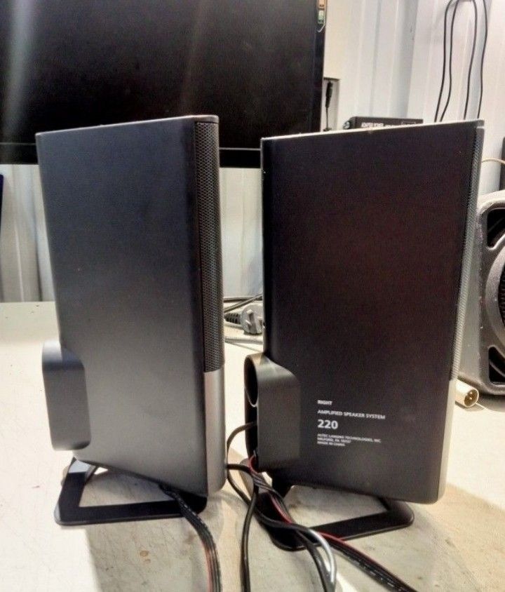 ALTEC LANSING 220 主動式多媒體喇叭 電腦喇叭 靚聲, 電子遊戲, 遊戲機配件, 充電綫及充電器 - Carousell