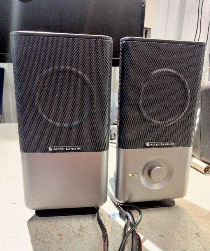 ALTEC LANSING 220 主動式多媒體喇叭 電腦喇叭 靚聲, 電子遊戲, 遊戲機配件, 充電綫及充電器 - Carousell