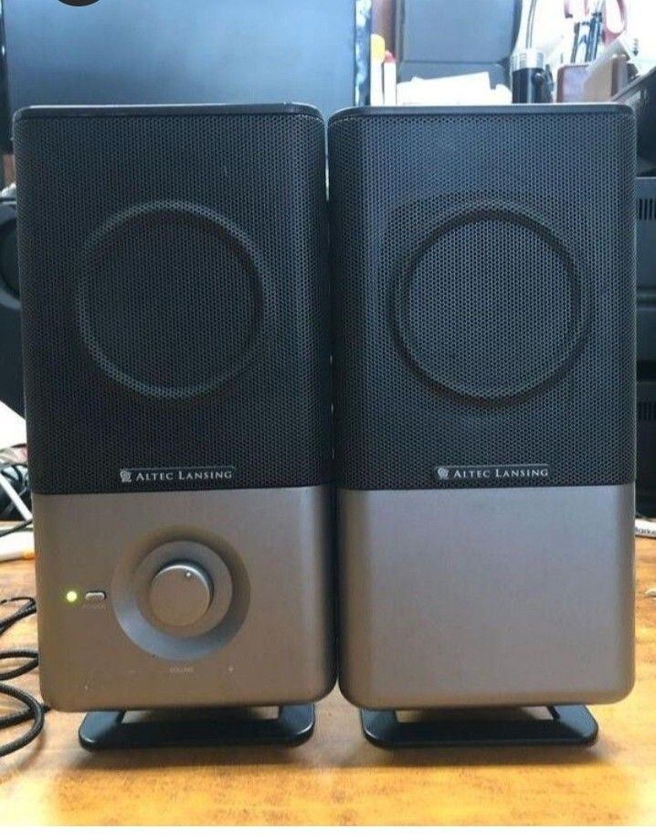 ALTEC LANSING 220 主動式多媒體喇叭 電腦喇叭 靚聲, 電子遊戲, 遊戲機配件, 充電綫及充電器 - Carousell