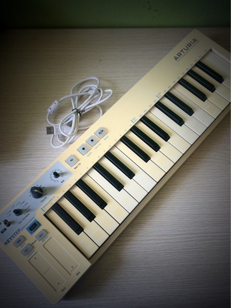 Arturia Keystep (32 keys) Midi keyboard Controller, Hobbies & Toys ...