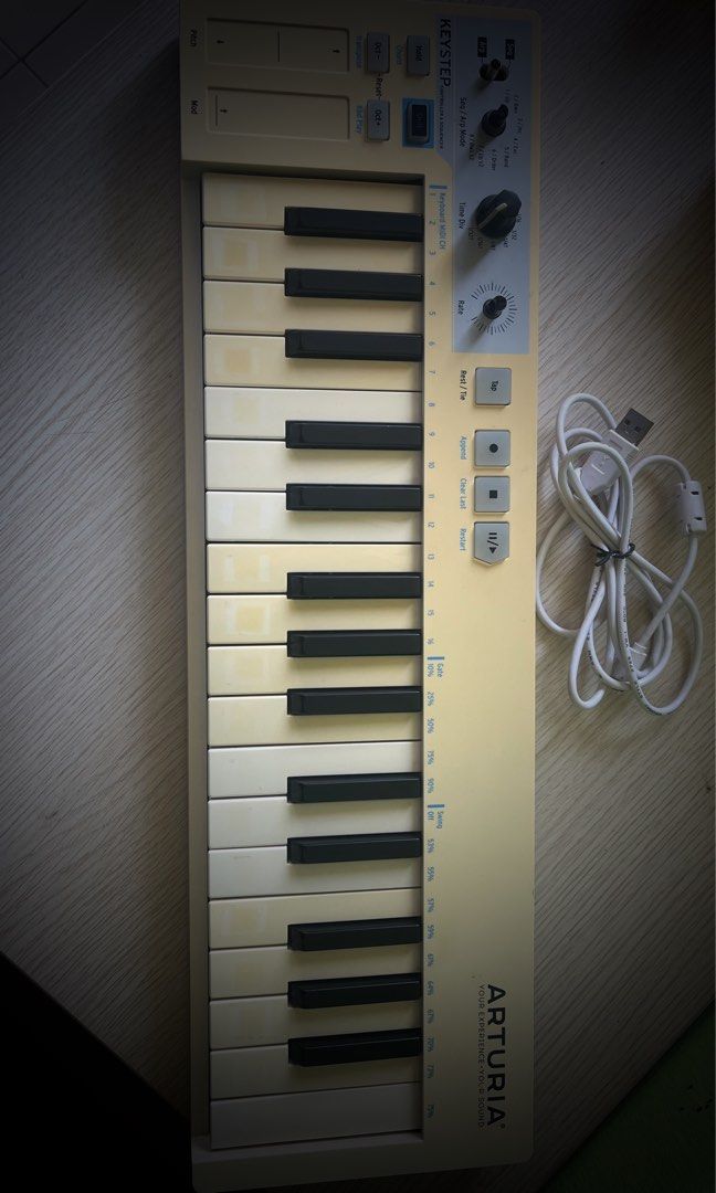 Arturia Keystep (32 keys) Midi keyboard Controller, Hobbies & Toys ...