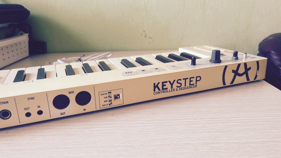 Arturia Keystep (32 keys) Midi keyboard Controller, Hobbies & Toys ...