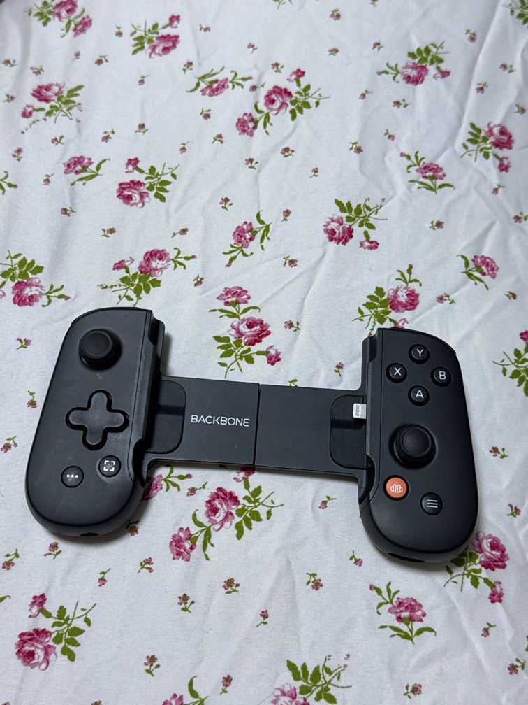 Backbone One controller (Lightning), Video Gaming, Gaming Accessories ... Backbone One controller (Lightning), Video Gaming, Gaming Accessories ...