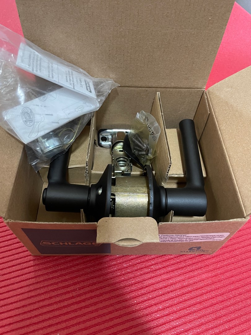 Bathroom door lock solid feel Schlage, Furniture & Home Living ...