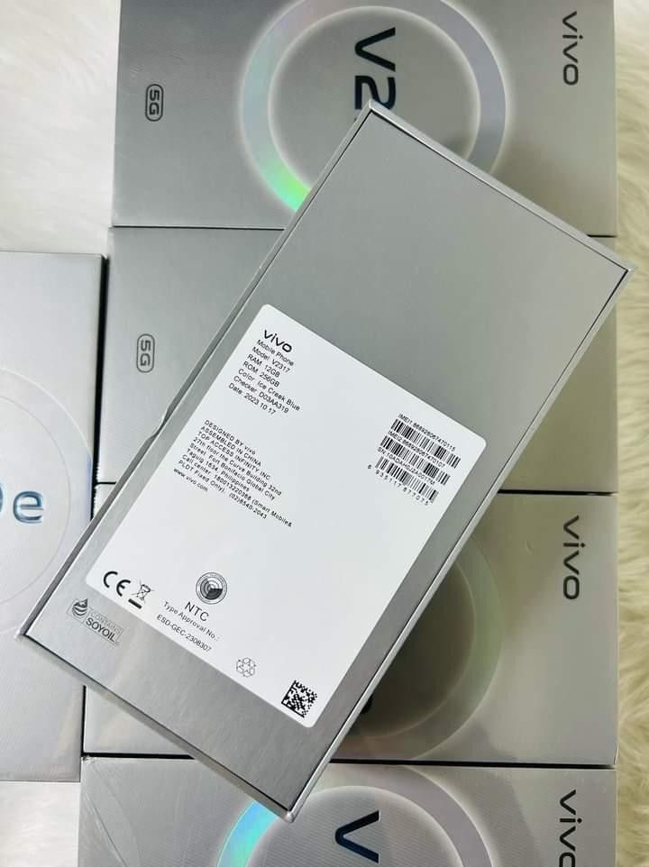 BRANDNEW SEALED VIVO V29E 5G 12/256GB COLOR: ice cream blue, Mobile ...