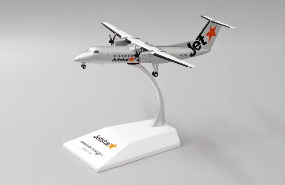 DASH8-Q300 Jetstar Airways 1:200, Hobbies & Toys, Memorabilia ...