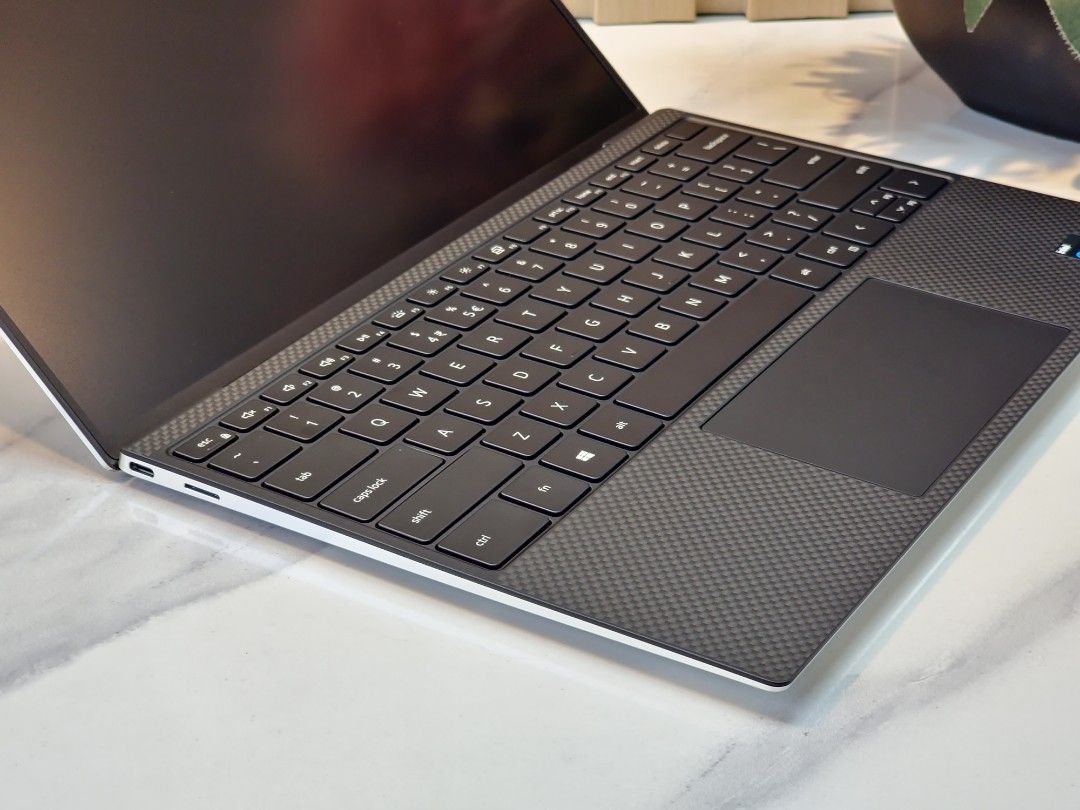 Dell XPS 13 9310 i5 11th Gen Tiger-lake 16GB RAM 512GB SSD FULL HD+ 13. ...