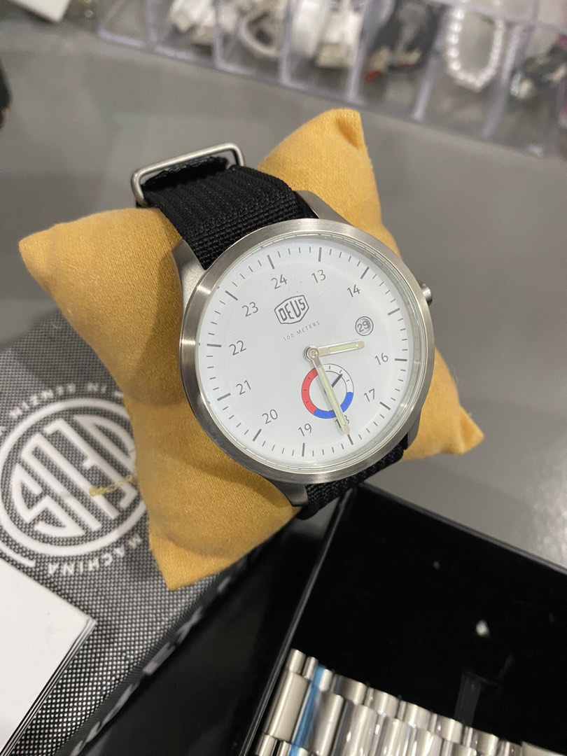 Deus ex Machina Revel ss watch, Men's Fashion, Watches & Accessories ...