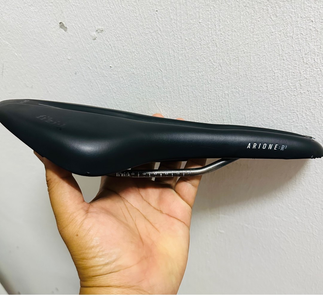 Fizik arione -r3 ( open) original, Sports Equipment, Bicycles & Parts ...