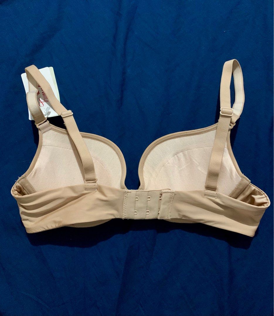 Triumph Everyday Essential Wired Bra, Women's Fashion, Undergarments ...