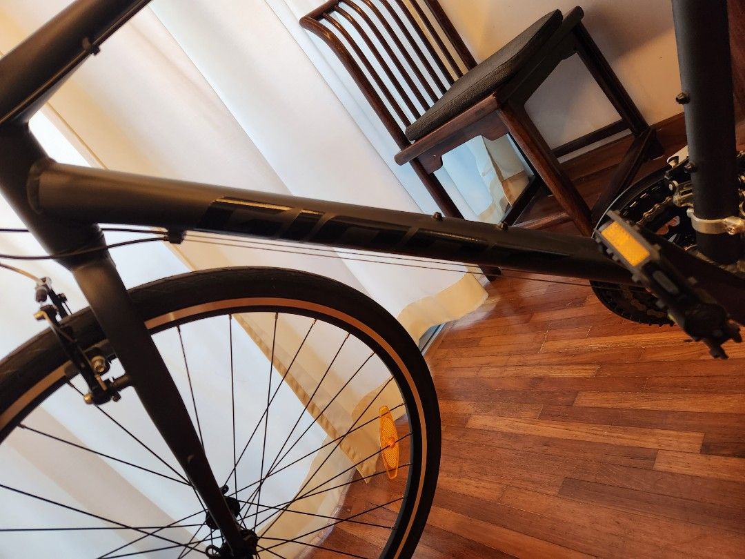 Giant Escape 3 Bicycle Bike Large Hybrid, Sports Equipment, Bicycles ...